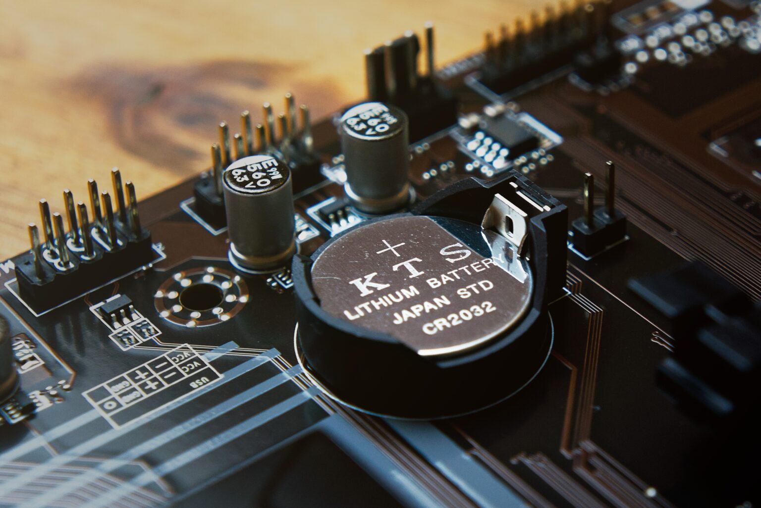 パソコンの時計ズレやBIOS初期化の原因はCMOS電池！交換方法と寿命を徹底解説 - PC WRAPブログ